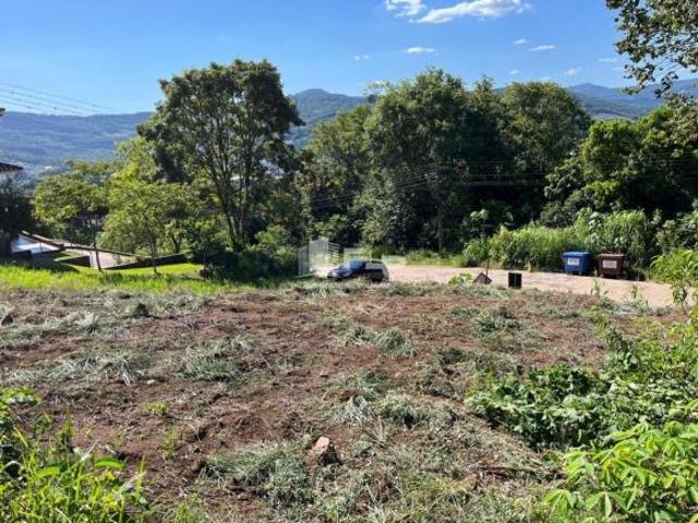 LINDO TERRENO DE ESQUINA NO LOTEAMENTO COLINA
