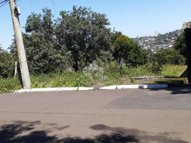 Lindo terreno de esquina, parte alta da cidade co vista panorâmica. Com 564m²