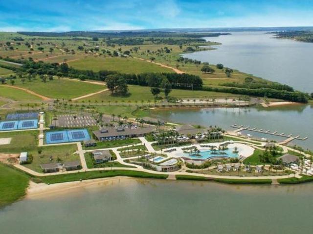 Lindo terreno de 320m² c/ Iate Clube Resort! Avaré/Itaí/Paranapanema