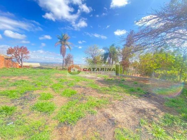 Lindo terreno dentro de residencial!