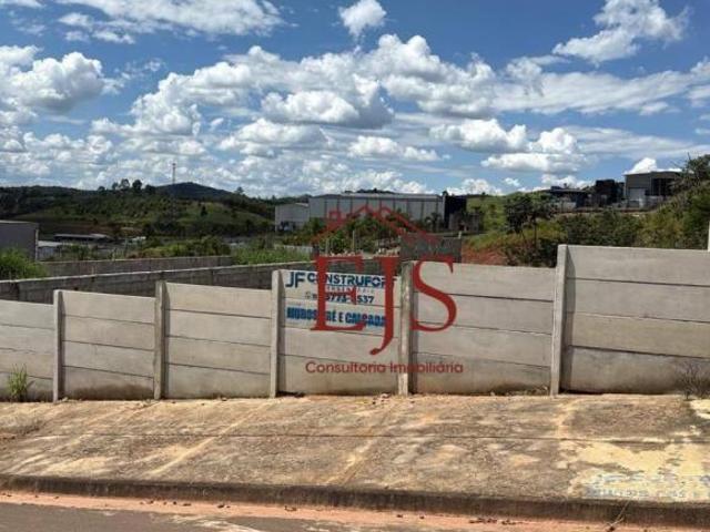 Lindo terreno plano no loteamento Serras de Atibaia I a venda em Atibaia SP