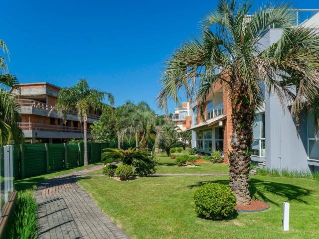Lindo Triplex Beira Mar na Praia de 4 Ilhas