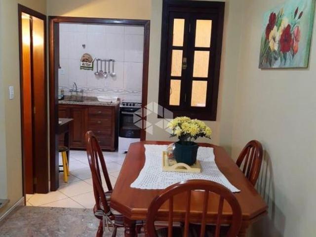 Lindo Tríplex com 3 dormitórios no bairro Guarujá