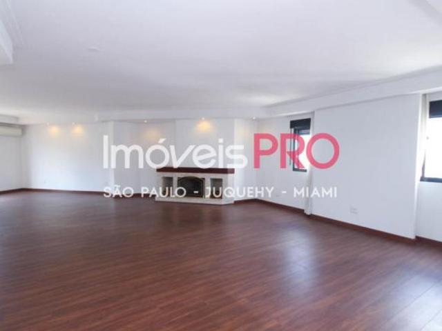 Lindo triplex em Moema Índios com piscina, sauna, churrasqueira privativa