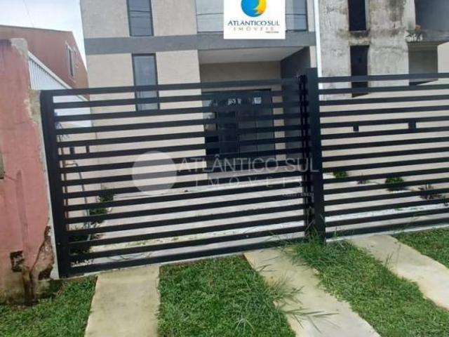 Lindo triplex localizado no balneário Maiami, próximo a comércios
