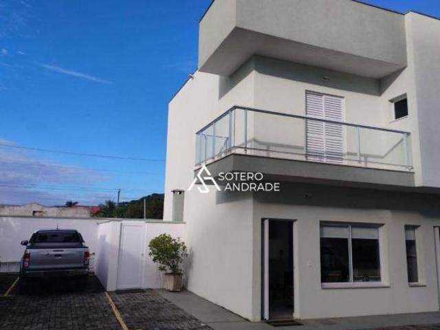 Lindo villagio com ótima localização na praia Massaguaçu