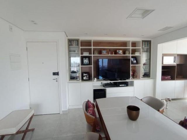 Lindo apartamento 1 suíte ampla, 1 banheiro social, 2 sacadas,1 vaga