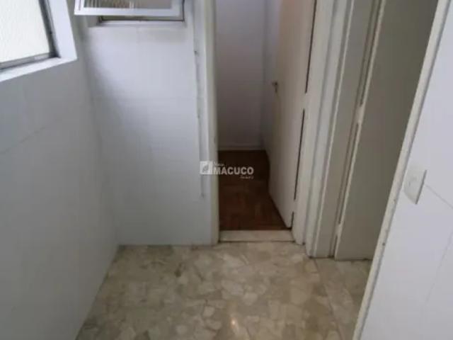Lindo apartamento 2 dormitórios, varanda, 1 vaga de garagem. Ótima localização