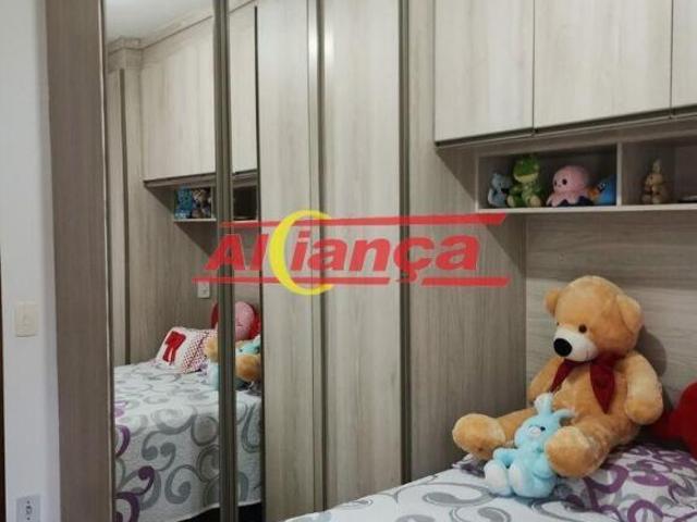 Lindo apartamento térreo 2 quartos, sacada, armarios, prox. via dutra