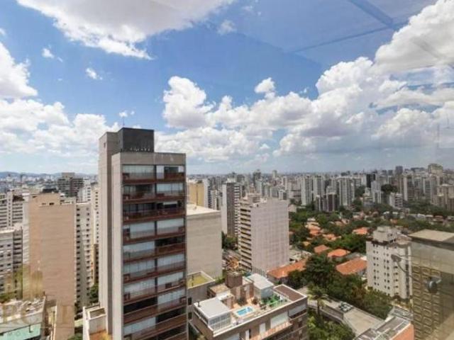 LINDO APARTAMENTO TOTALMENTE REFORMADO 197 M² ÚTEIS