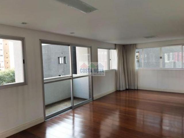 Lindo apartamento totalmente reformado em Higienópolis
