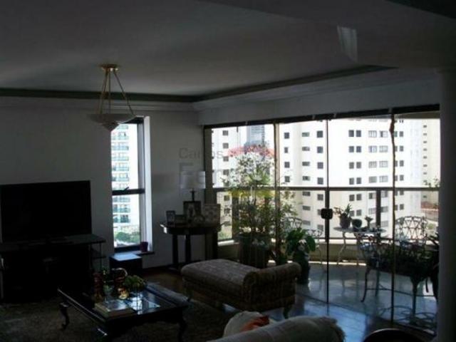 Lindo Apartamento Voluntarios da Patria. Proximo a Rua Francisca Julia