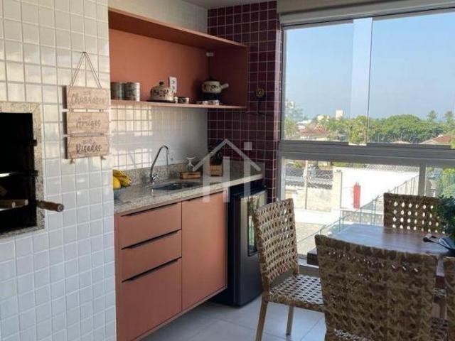 LINDO APARTAMENTO À VENDA NO CENTRO DE BERTIOGA