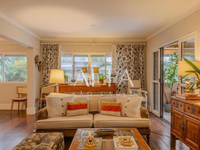 LINDO Apartamento à venda com 4 suítes no Itaim Bibi e 4 vagas
