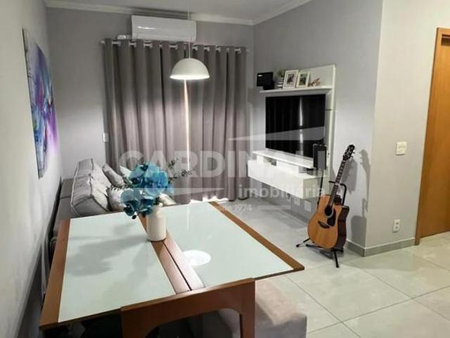 Lindo apartamento à venda e locação no Centro de Campinas com 1suite, 1 vaga e varanda