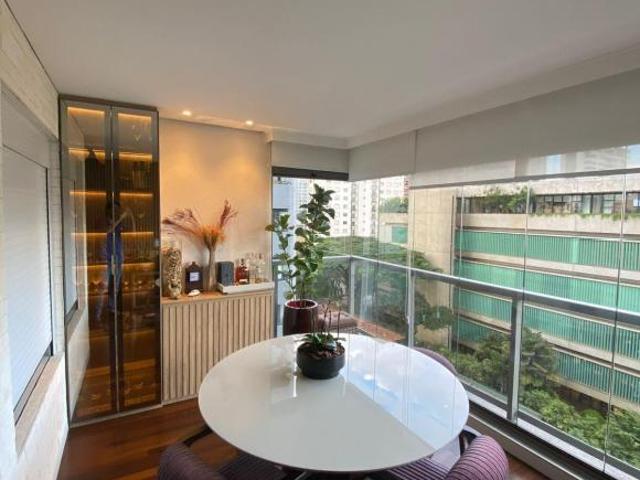 Lindo apartamento à venda 69m², 1 vaga próximo ao Parque Ibirapuera
