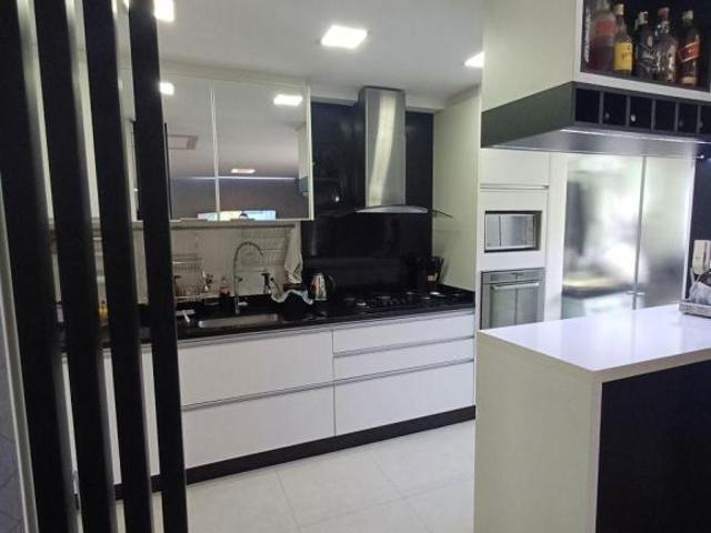 LINDO APARTAMENTO À VENDA,80M²,2 DORMITÓRIOS,1 SUITE,2 VAGAS,VARANDA GOURMET, NO RESORT STA ANGELA