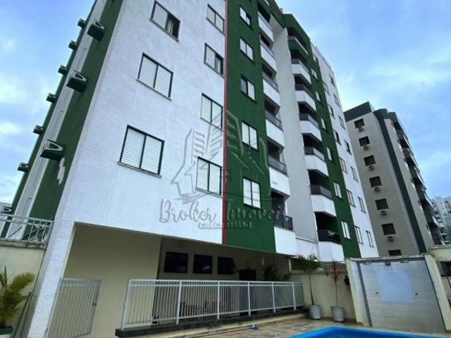 Lindo Apartamento à 150 metros da praia Martim de Sá, com 3 dormitórios sendo 1 suíte com vista para