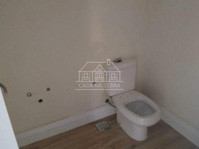 LINDO APARTAMENTO ALTO PADRÃO NO CENTRO DE GRAMADO