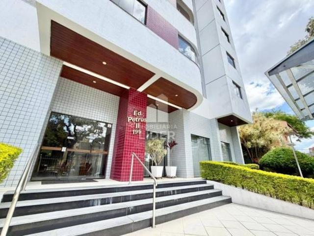 Lindo Apartamento Amplo e Totalmente Reformado no