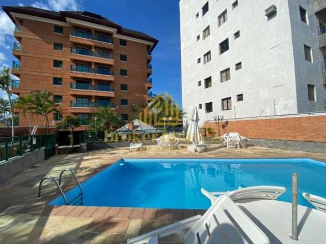 Lindo apartamento bem amplo 112 m² na melhor localização entre a Prainha e Martim de Sá! No edifício