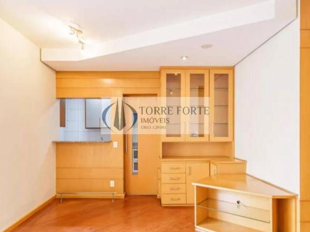 Lindo apartamento com 3 dormitórios, 2 vagas e varanda em Moema