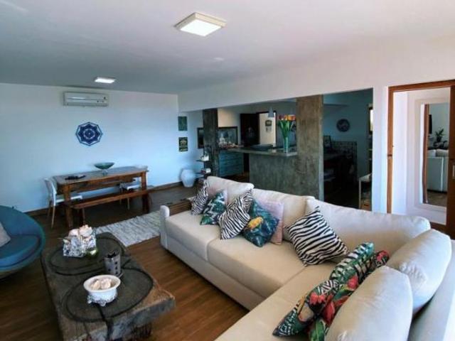 Lindo apartamento com 3 dormitórios vista para o mar, quadra de tênis, Piscinas, Condomínio Fechado