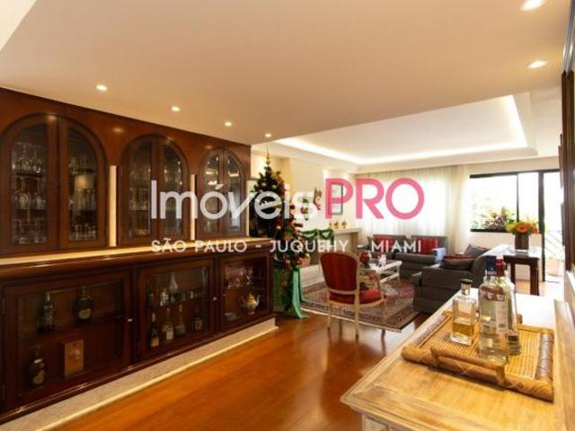 Lindo apartamento com 155m2 com ótima localização!