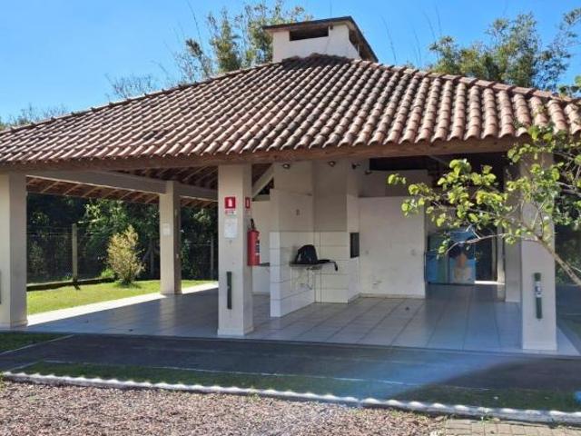 Lindo apartamento com 2 dormitórios no Bairro Chapéu do Sol