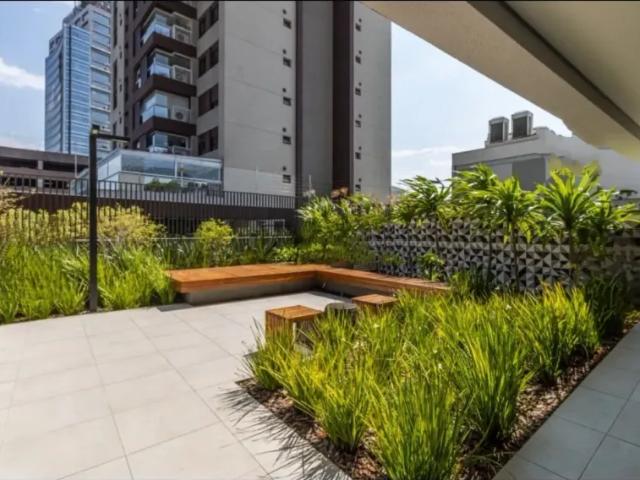 Lindo apartamento com 4 vagas