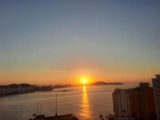 Lindo apartamento com a melhor vista da praia,e tb para o alto mar e Mirante das Astúrias