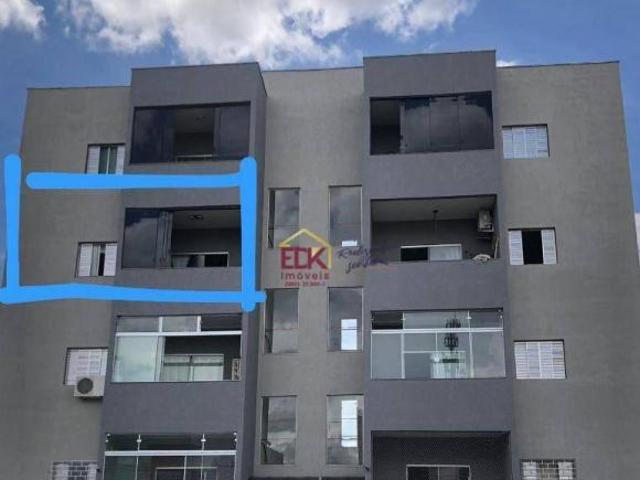 Lindo apartamento com Edifício Atobá