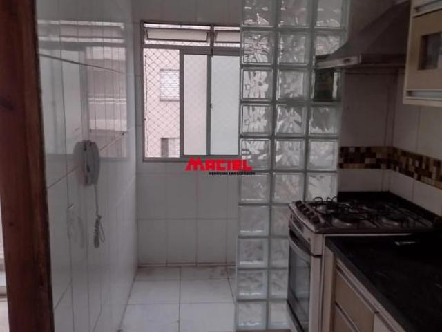 LINDO APARTAMENTO, COM ELEVADOR, VARANDA E LAZER COMPLETO