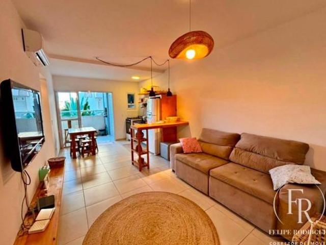 Lindo apartamento com lazer de 5 piscinas