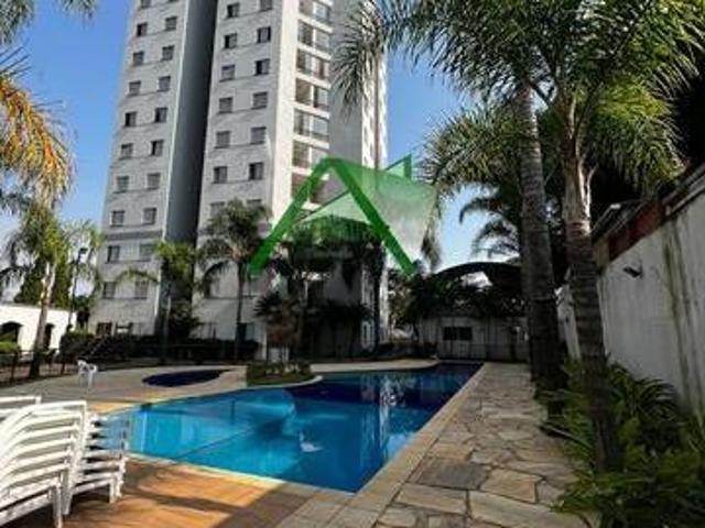 Lindo apartamento com móveis planejados e condomínio com lazer na Vila Bela!