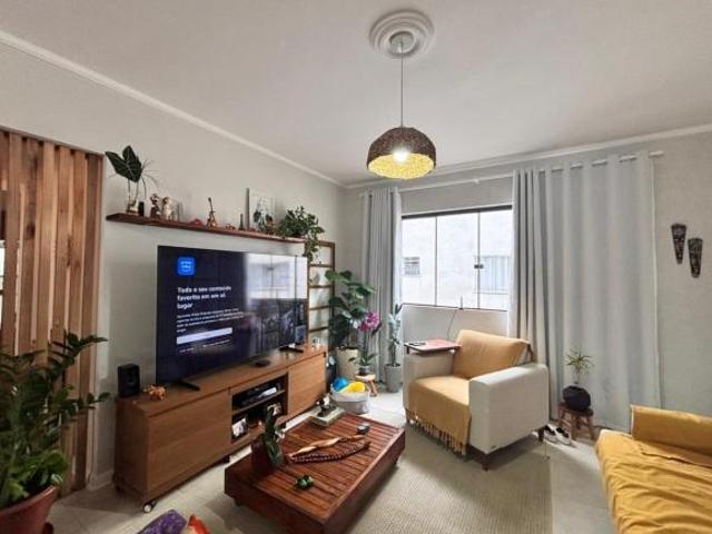 Lindo apartamento com suíte, sacada e 2 vagas – Village São Luiz
