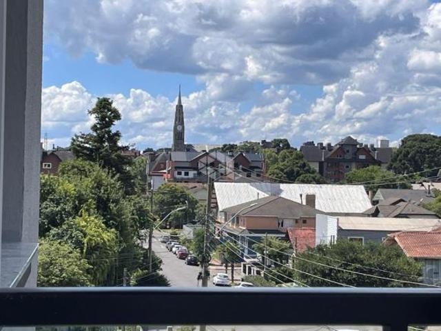 Lindo apartamento com vista eterna para a Catedral de Pedra e sol da manhã