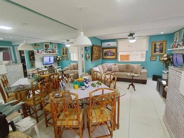 Lindo Apartamento de 62m² de 1 Dormitório todo reformado frente a praia Embaré !