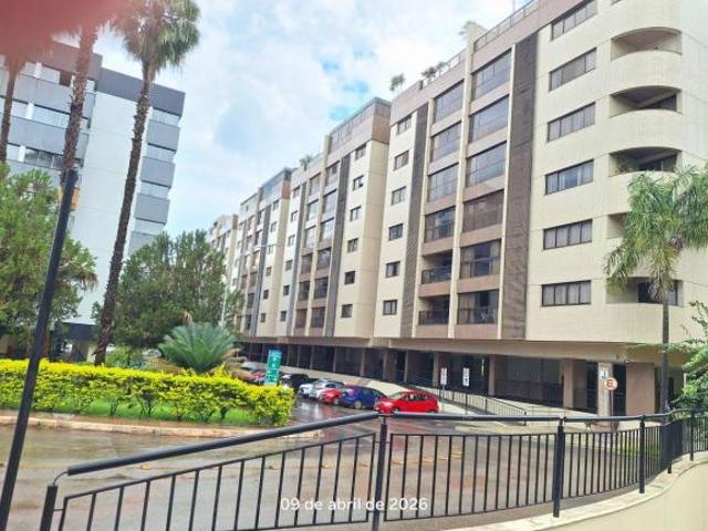 Lindo Apartamento de 04 Quartos, Reformado na 303 Norte