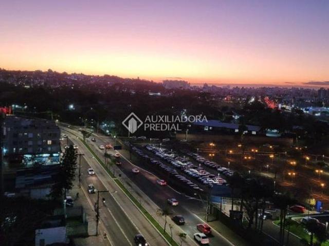 LINDO APARTAMENTO DE 1 DORMITÓRIO, TODO MOBILIADO EM ÚLTIMO ANDAR EM FRENTA À PUC