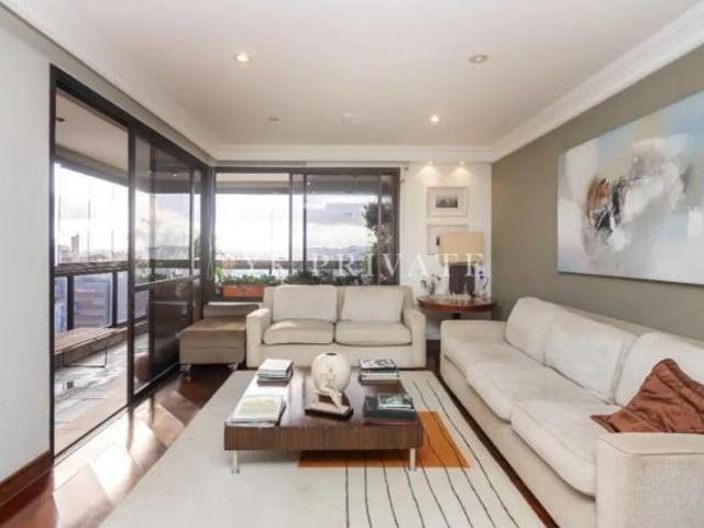 Lindo Apartamento de 202m  4 Suítes  6 Banheiros e 5 vagas de garagem