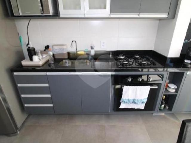 Lindo Apartamento de 2 Dormitórios com sacada em condomínio com lazer completo