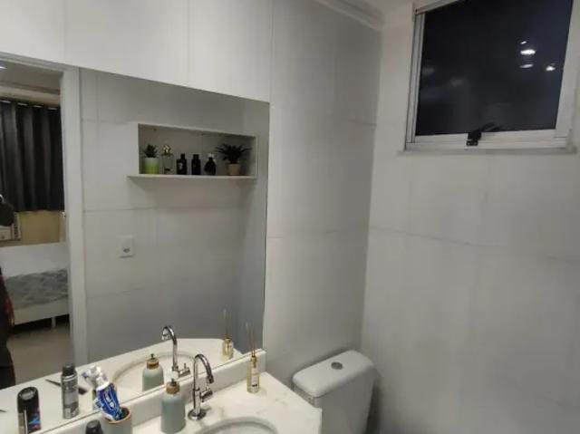 Ótimo apto de 2 qts a venda no condomínio Riviera Premium em CG