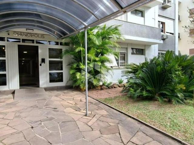 LINDO APARTAMENTO DE 2 QUARTOS COM SACADA NO MENINO DEUS