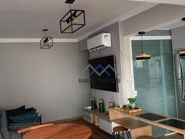 Lindo apartamento de 2 quartos no Guarujá