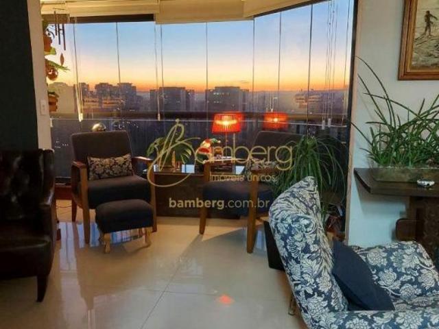 Lindo apartamento de frente para o verde, melhor localização do Morumbi!