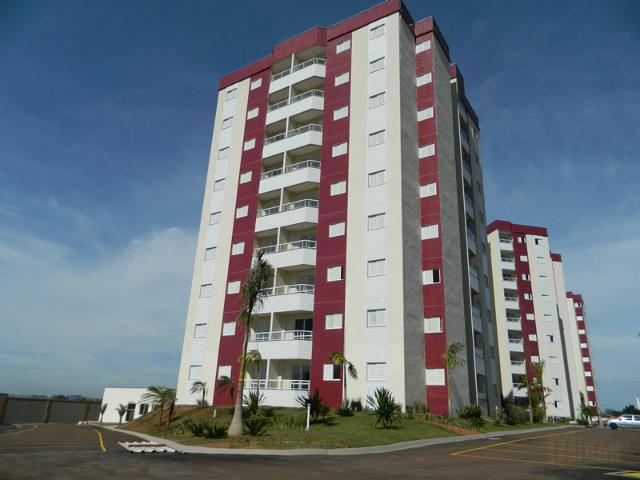 Lindo apartamento e repleto de armários!