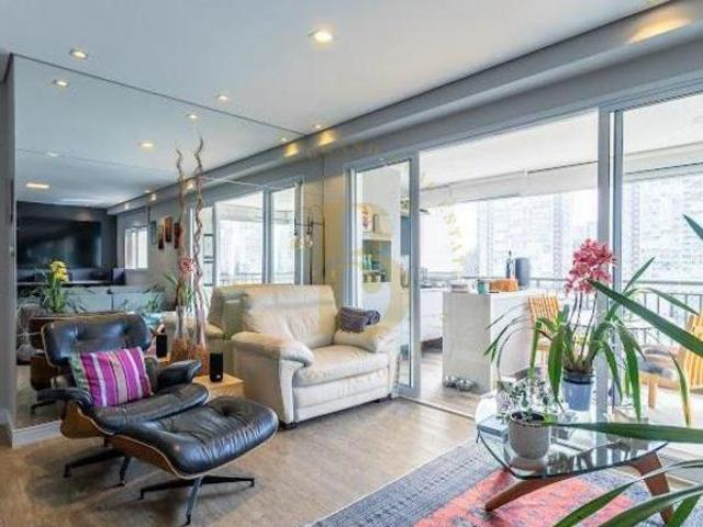 Lindo apartamento em condomínio cobiçado, localizado no Morumbi