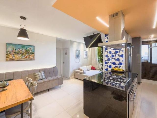 LINDO APARTAMENTO EM PRÉDIO NOVO! 2 QUARTOS 1 SUÍTE, 2 VAGAS E COBERTURA COLETIVA, À VENDA NA SQN