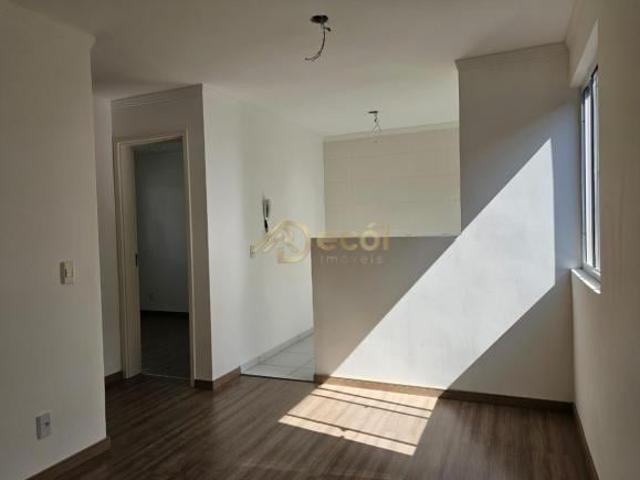 LINDO APARTAMENTO EM RESIDENCIAL CLUBE CAMPO LARGO PR